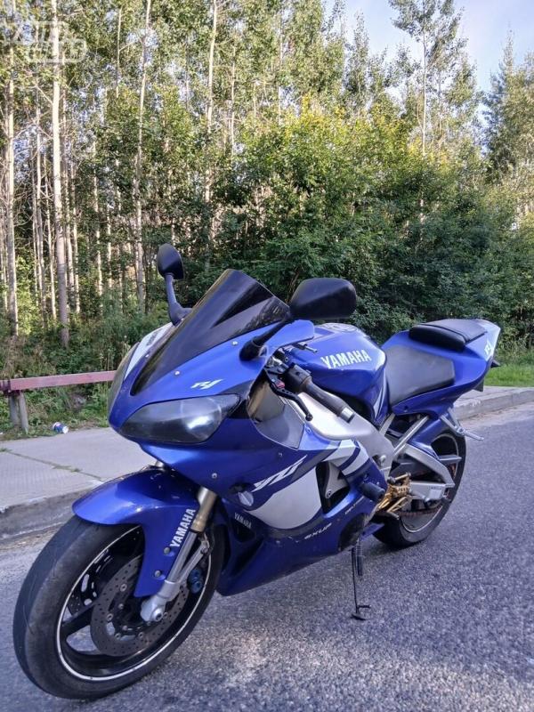 Zils Yamaha R1 2001 Šilalė, ar dzinēja tilpumu 1.00 L un nobraukumu 0 tūkst. km par 2000 €, foto 2 vietnē AUTOMOTO.COM.LV