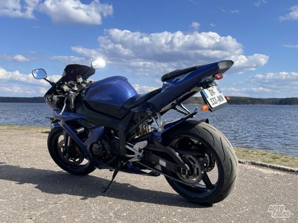 Zils Yamaha R1 2002 Kauņa, ar dzinēja tilpumu 1.00 L un nobraukumu 33 tūkst. km par 3399 €, foto 5 vietnē AUTOMOTO.COM.LV