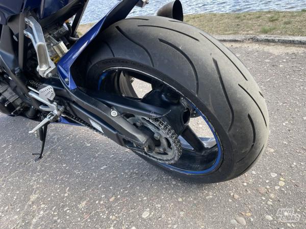 Zils Yamaha R1 2002 Kauņa, ar dzinēja tilpumu 1.00 L un nobraukumu 33 tūkst. km par 3399 €, foto 9 vietnē AUTOMOTO.COM.LV