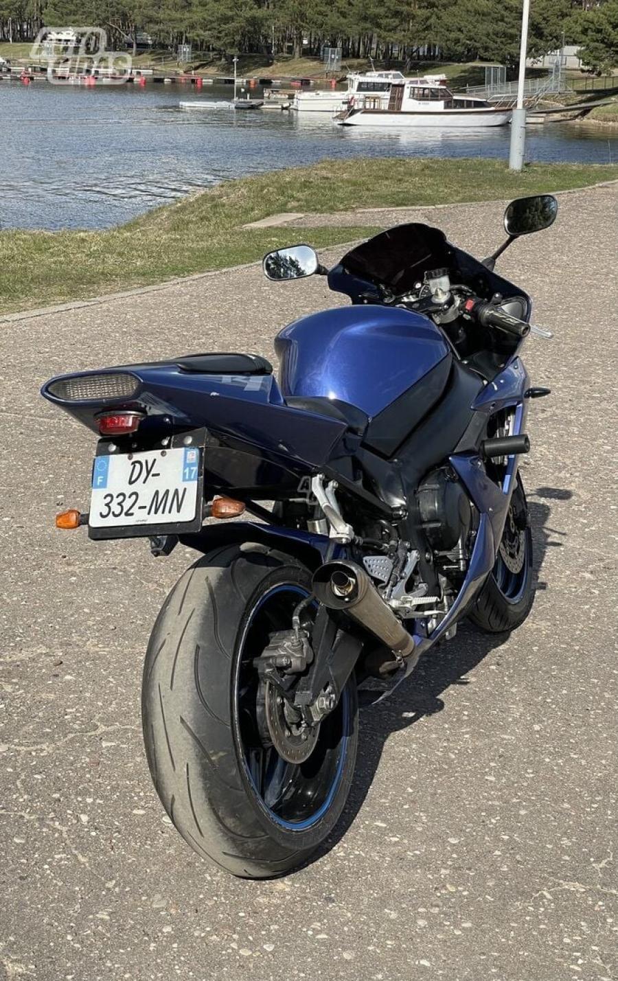 Zils Yamaha R1 2002 Kauņa, ar dzinēja tilpumu 1.00 L un nobraukumu 33 tūkst. km par 3399 €, foto 21 vietnē AUTOMOTO.COM.LV