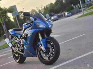 Zils Yamaha R1 2003 Plungė, ar dzinēja tilpumu 1.00 L un nobraukumu 55 tūkst. km par 3325 €, foto  vietnē AUTOMOTO.COM.LV