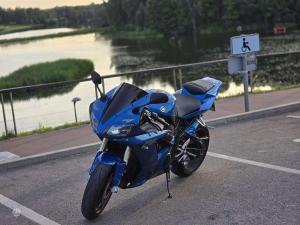 Zils Yamaha R1 2003 Plungė, ar dzinēja tilpumu 1.00 L un nobraukumu 55 tūkst. km par 3325 €, foto 4 vietnē AUTOMOTO.COM.LV