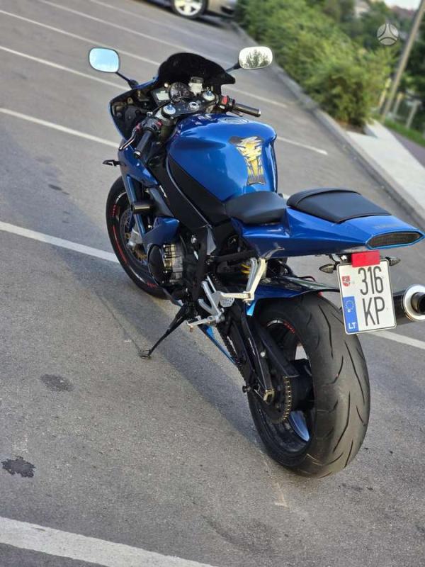 Zils Yamaha R1 2003 Plungė, ar dzinēja tilpumu 1.00 L un nobraukumu 55 tūkst. km par 3325 €, foto 4 vietnē AUTOMOTO.COM.LV