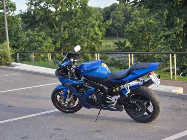 Zils Yamaha R1 2003 Plungė, ar dzinēja tilpumu 1.00 L un nobraukumu 55 tūkst. km par 3325 €, foto 9 vietnē AUTOMOTO.COM.LV