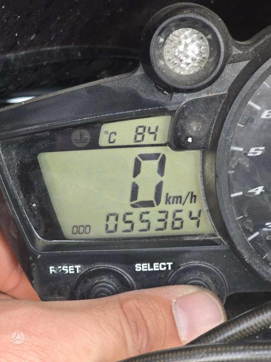 Zils Yamaha R1 2003 Plungė, ar dzinēja tilpumu 1.00 L un nobraukumu 55 tūkst. km par 3325 €, foto 12 vietnē AUTOMOTO.COM.LV