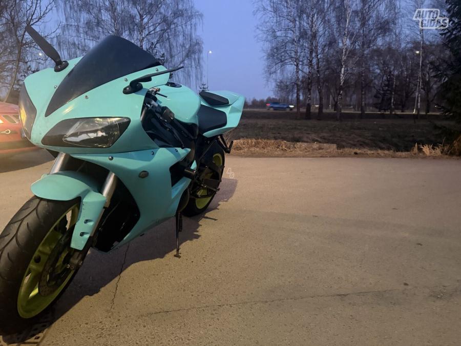 Zils Yamaha R1 2004 Marijampole, ar dzinēja tilpumu 1.00 L un nobraukumu 50 tūkst. km par 2500 €, foto 5 vietnē AUTOMOTO.COM.LV