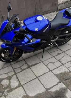 Zils Yamaha R1 2005 Gargždai, ar dzinēja tilpumu 1.00 L un nobraukumu 31 tūkst. km par 2500 €, foto 3 vietnē AUTOMOTO.COM.LV
