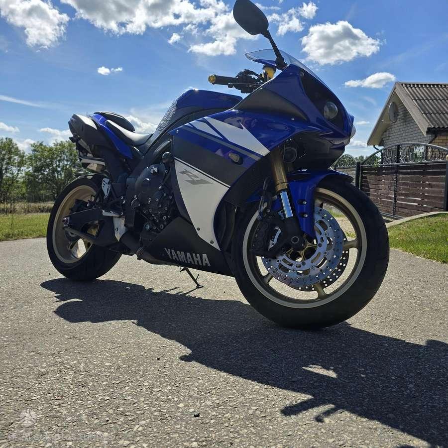 Blue Yamaha R1 2011 in Mazeikiai, with an engine capacity of 1.00 L and mileage of 36 thousand km for 7500 €, photo 7 on AUTOMOTO.COM.LV