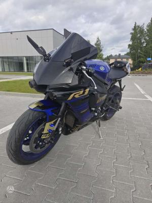 Синий Ямаха R1 2016 в Вильнюс, объемом двигателя 1.00 л и пробегом 31 тыс. км за 10300 €, фото 1 на AUTOMOTO.COM.LV