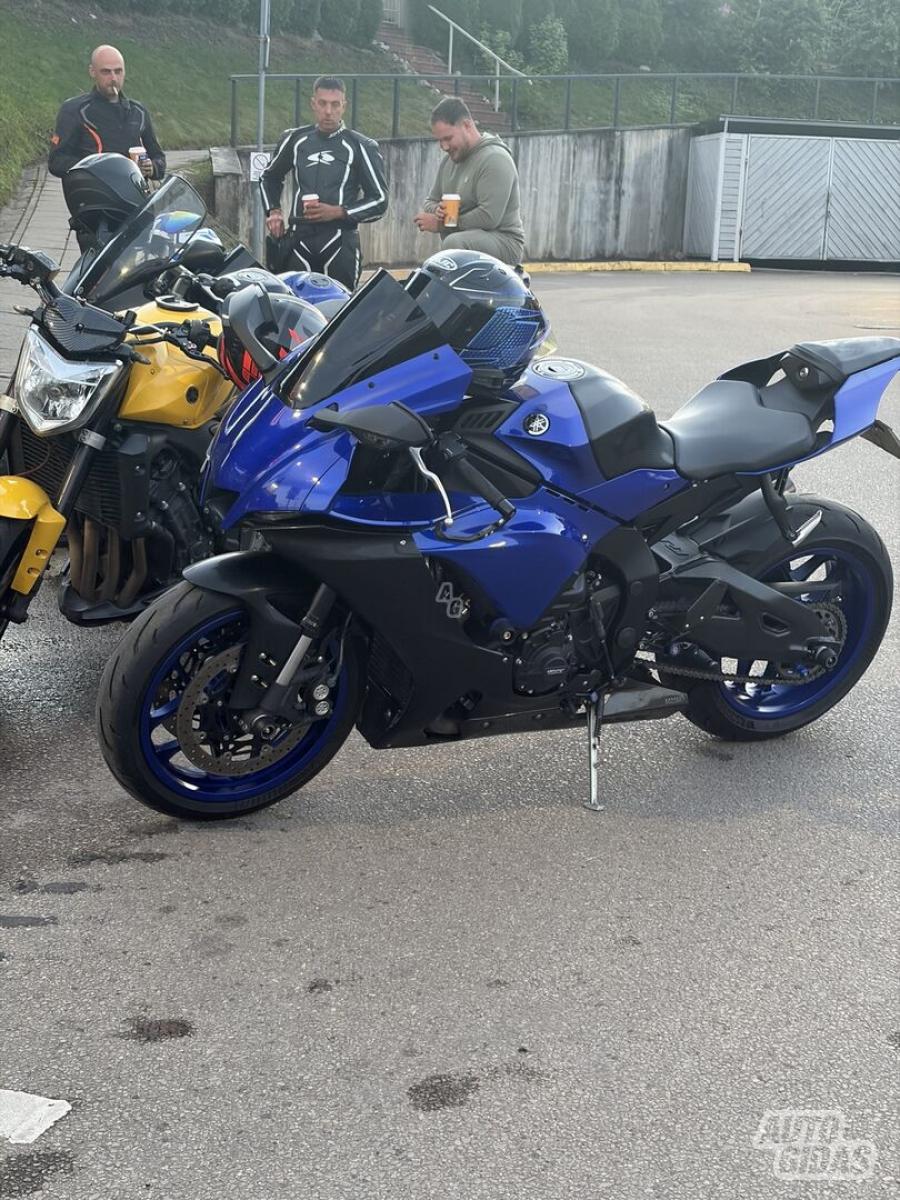 Blue Yamaha R1 2023 in Vilnius, with an engine capacity of 1.00 L and mileage of 15 thousand km for 12500 €, photo 1 on AUTOMOTO.COM.LV