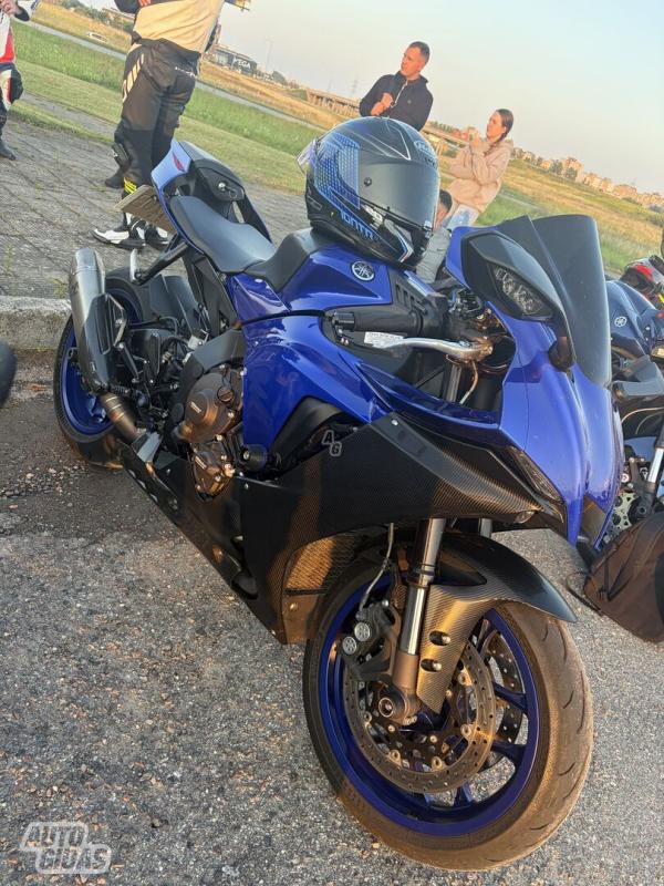 Zils Yamaha R1 2023 Viļņa, ar dzinēja tilpumu 1.00 L un nobraukumu 15 tūkst. km par 12000 €, foto 6 vietnē AUTOMOTO.COM.LV