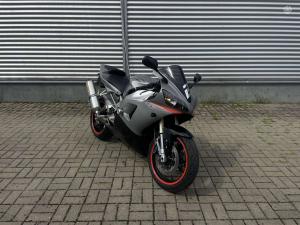 Grey Yamaha R1 2000 in Vilnius, with an engine capacity of 1.00 L and mileage of 33 thousand km for 2890 €, photo  on AUTOMOTO.COM.LV