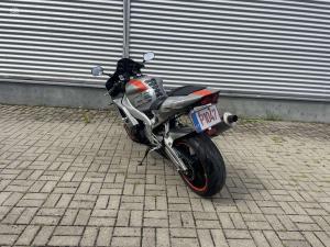 Серый Ямаха R1 2000 в Вильнюс, объемом двигателя 1.00 л и пробегом 33 тыс. км за 2890 €, фото 5 на AUTOMOTO.COM.LV
