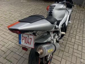 Серый Ямаха R1 2000 в Вильнюс, объемом двигателя 1.00 л и пробегом 33 тыс. км за 2890 €, фото 15 на AUTOMOTO.COM.LV