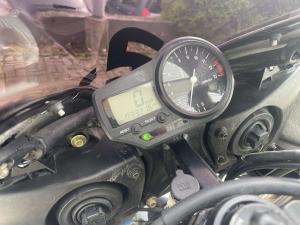 Серый Ямаха R1 2000 в Вильнюс, объемом двигателя 1.00 л и пробегом 33 тыс. км за 2890 €, фото 19 на AUTOMOTO.COM.LV
