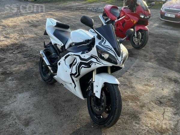 Ямаха R1 1999 в Елгава, объемом двигателя 1.00 л и пробегом 0 тыс. км за 2500 €, фото 1 на AUTOMOTO.COM.LV