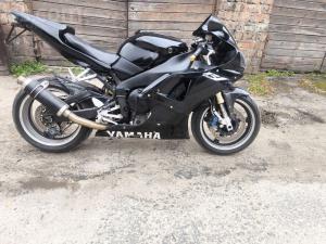 Yamaha R1 1999 in Limbazi, with an engine capacity of 1.00 L and mileage of 0 thousand km for 1400 €, photo 4 on AUTOMOTO.COM.LV