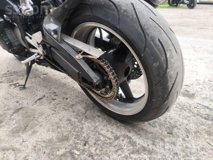 Yamaha R1 1999 in Limbazi, with an engine capacity of 1.00 L and mileage of 0 thousand km for 1400 €, photo 7 on AUTOMOTO.COM.LV