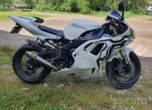 Ямаха R1 1999 в Елгава, объемом двигателя 1.00 л и пробегом 0 тыс. км за 2000 €, фото 4 на AUTOMOTO.COM.LV