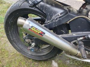 Ямаха R1 1999 в Елгава, объемом двигателя 1.00 л и пробегом 0 тыс. км за 2000 €, фото 7 на AUTOMOTO.COM.LV