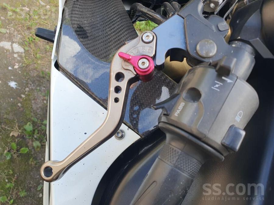 Ямаха R1 1999 в Елгава, объемом двигателя 1.00 л и пробегом 0 тыс. км за 2000 €, фото 8 на AUTOMOTO.COM.LV