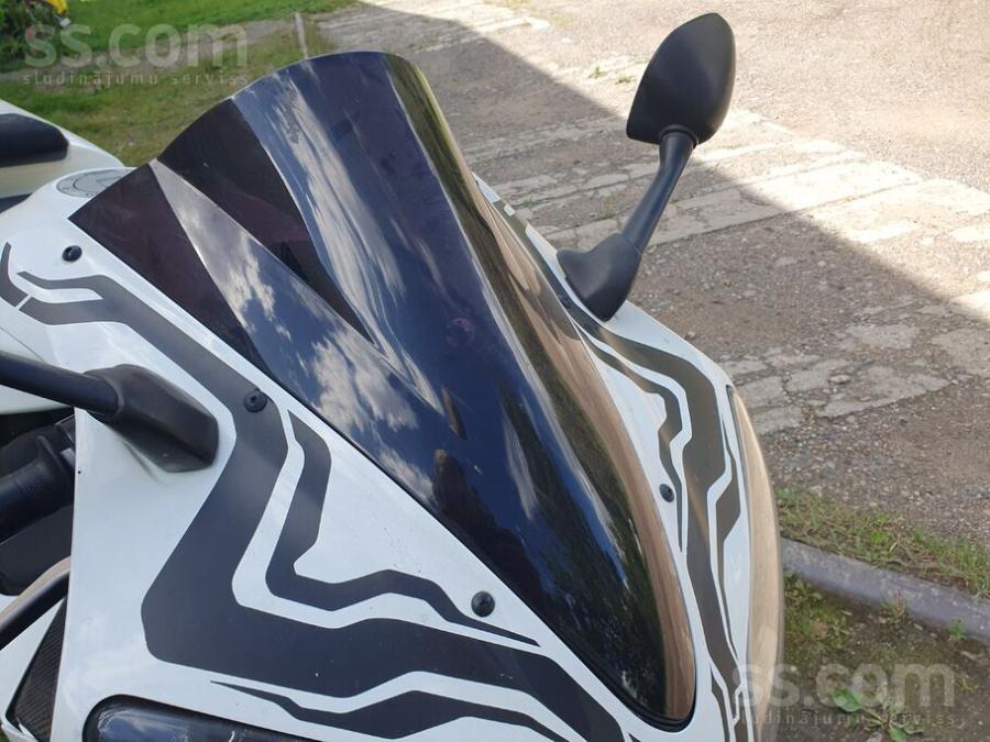 Ямаха R1 1999 в Елгава, объемом двигателя 1.00 л и пробегом 0 тыс. км за 2000 €, фото 9 на AUTOMOTO.COM.LV