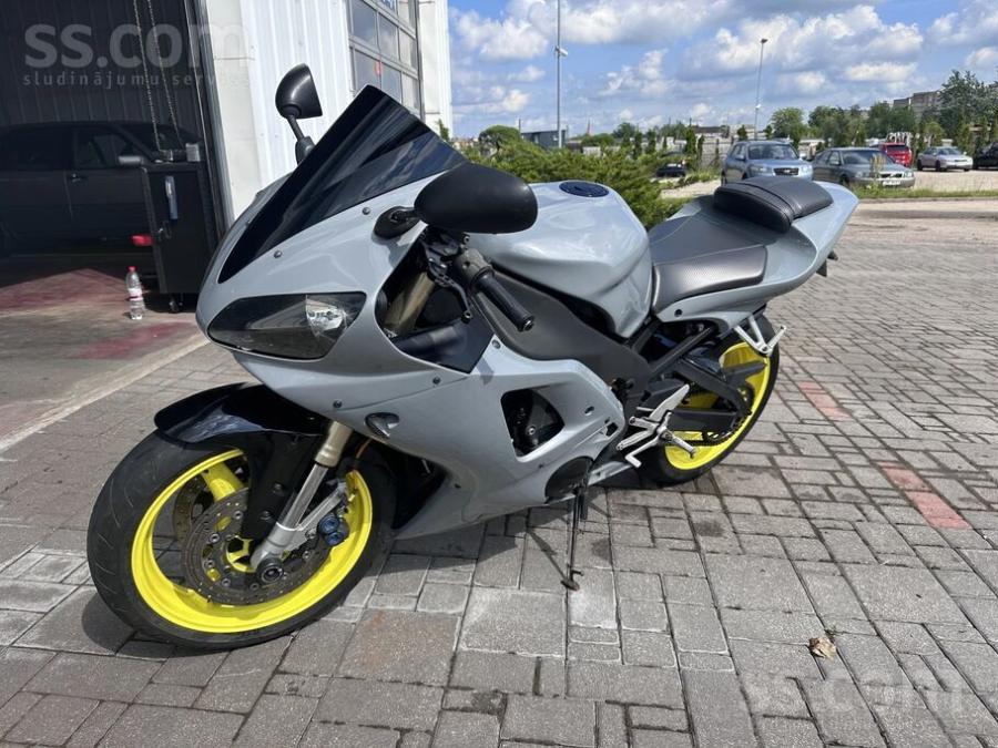 Yamaha R1 2000 Jelgava, ar dzinēja tilpumu 1.00 L un nobraukumu 0 tūkst. km par 2100 €, foto 1 vietnē AUTOMOTO.COM.LV