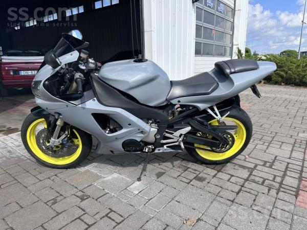 Yamaha R1 2000 Jelgava, ar dzinēja tilpumu 1.00 L un nobraukumu 0 tūkst. km par 2100 €, foto 2 vietnē AUTOMOTO.COM.LV