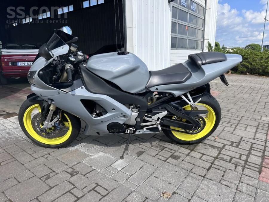 Yamaha R1 2000 Jelgava, ar dzinēja tilpumu 1.00 L un nobraukumu 0 tūkst. km par 2100 €, foto 3 vietnē AUTOMOTO.COM.LV