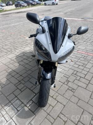 Yamaha R1 2000 Jelgava, ar dzinēja tilpumu 1.00 L un nobraukumu 0 tūkst. km par 2100 €, foto 4 vietnē AUTOMOTO.COM.LV