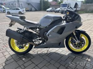 Yamaha R1 2000 Jelgava, ar dzinēja tilpumu 1.00 L un nobraukumu 0 tūkst. km par 2100 €, foto 6 vietnē AUTOMOTO.COM.LV