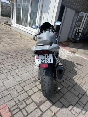 Yamaha R1 2000 Jelgava, ar dzinēja tilpumu 1.00 L un nobraukumu 0 tūkst. km par 2100 €, foto 8 vietnē AUTOMOTO.COM.LV