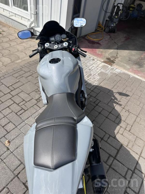 Yamaha R1 2000 Jelgava, ar dzinēja tilpumu 1.00 L un nobraukumu 0 tūkst. km par 2100 €, foto 9 vietnē AUTOMOTO.COM.LV