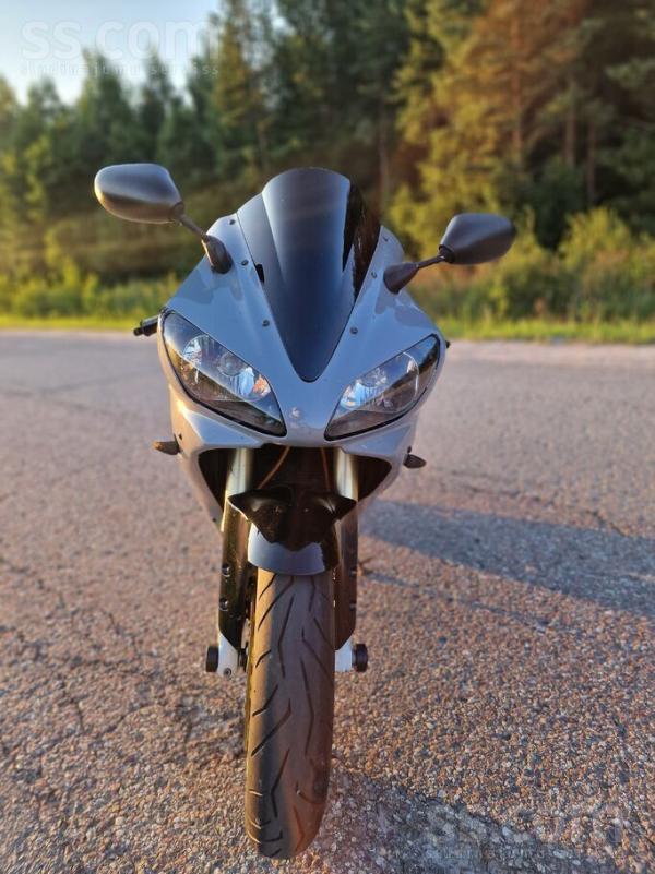 Yamaha R1 2000 in Jelgava, with an engine capacity of 1.00 L and mileage of 0 thousand km for 2500 €, photo 2 on AUTOMOTO.COM.LV