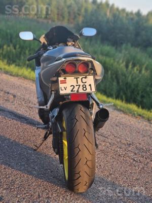 Ямаха R1 2000 в Елгава, объемом двигателя 1.00 л и пробегом 0 тыс. км за 2500 €, фото 6 на AUTOMOTO.COM.LV