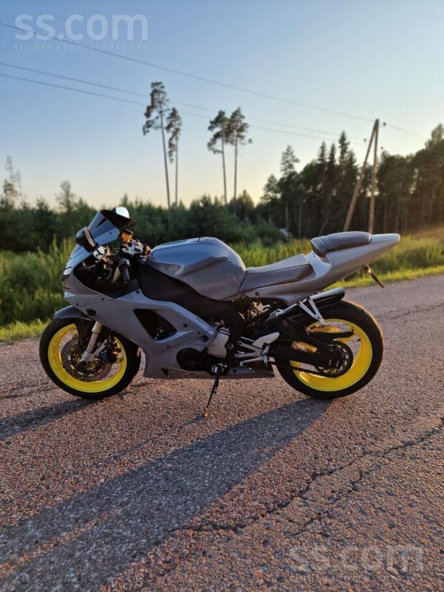 Ямаха R1 2000 в Елгава, объемом двигателя 1.00 л и пробегом 0 тыс. км за 2500 €, фото 7 на AUTOMOTO.COM.LV