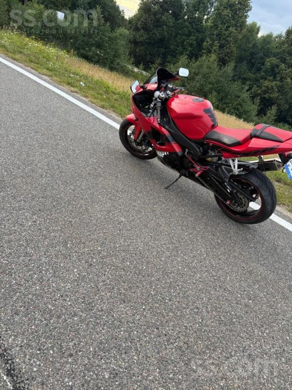 Yamaha R1 2000 in Madona, with an engine capacity of 1.00 L and mileage of 0 thousand km for 3500 €, photo 2 on AUTOMOTO.COM.LV