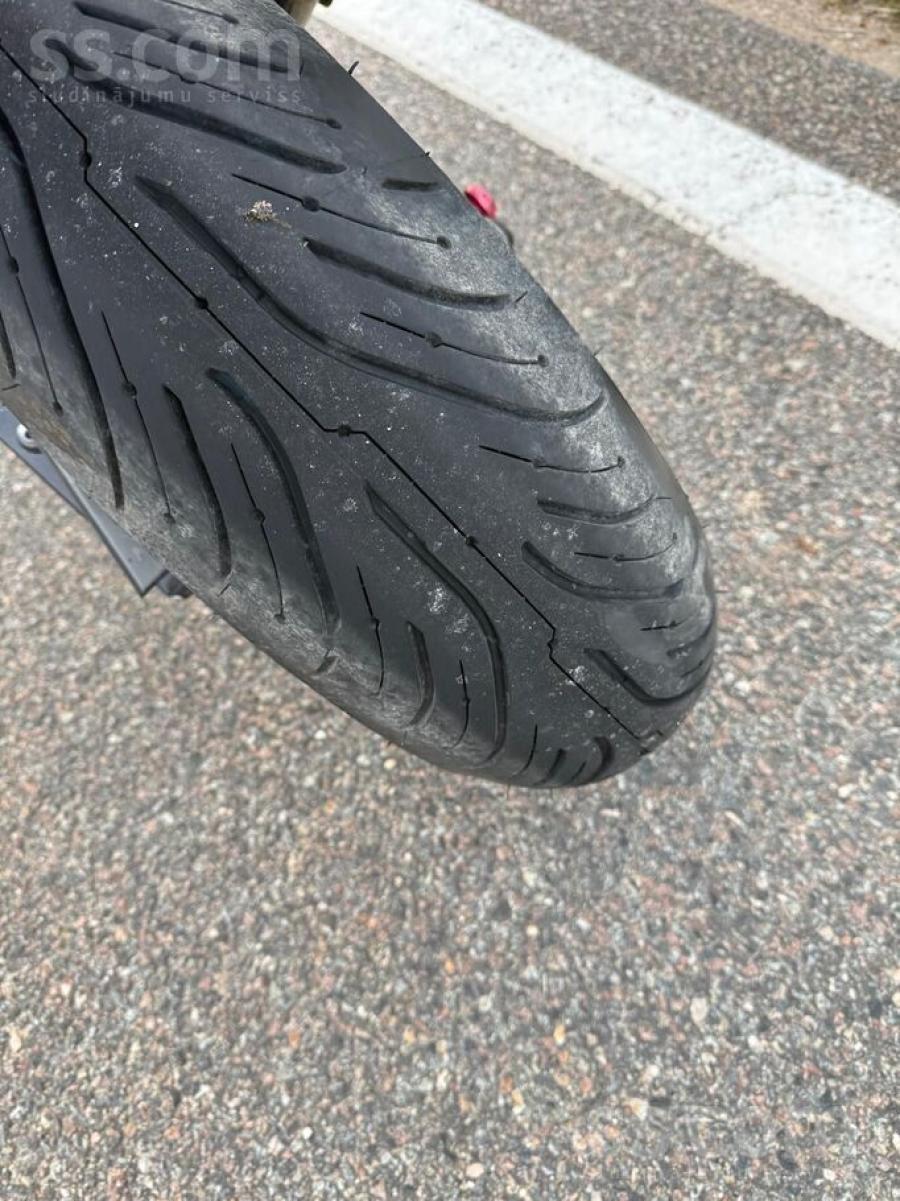 Ямаха R1 2000 в Мадона, объемом двигателя 1.00 л и пробегом 0 тыс. км за 3500 €, фото 5 на AUTOMOTO.COM.LV