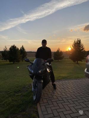 Yamaha R1 2000 in Kaunas, with an engine capacity of 1.00 L and mileage of 70 thousand km for 2100 €, photo  on AUTOMOTO.COM.LV