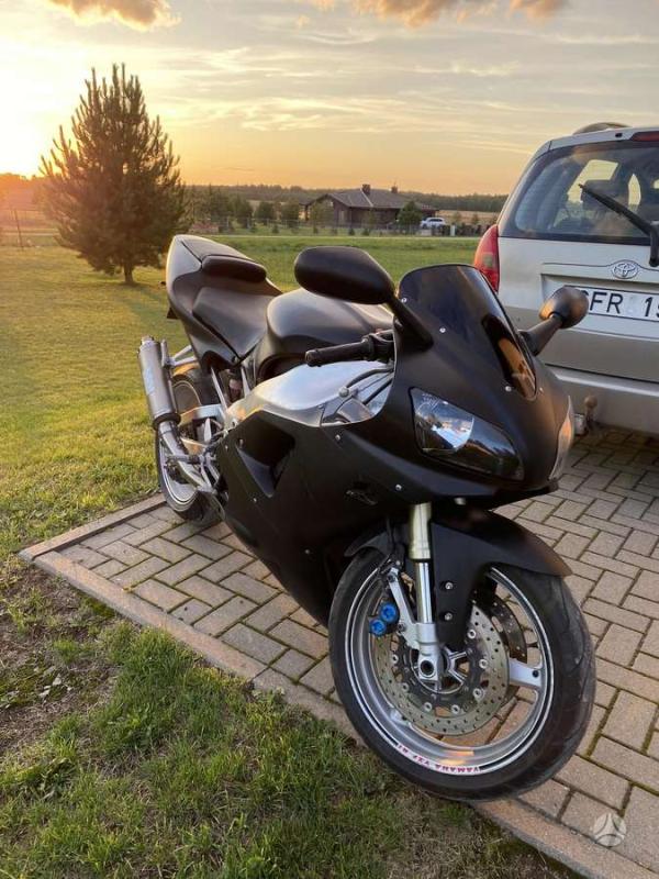 Yamaha R1 2000 in Kaunas, with an engine capacity of 1.00 L and mileage of 70 thousand km for 2100 €, photo 3 on AUTOMOTO.COM.LV