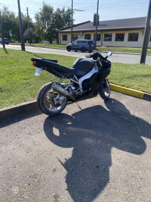 Yamaha R1 2000 in Kaunas, with an engine capacity of 1.00 L and mileage of 70 thousand km for 2100 €, photo 5 on AUTOMOTO.COM.LV