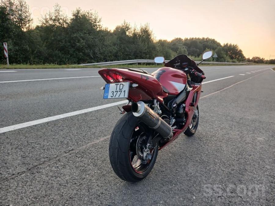 Yamaha R1 2000 in Ludza, with an engine capacity of 1.00 L and mileage of 0 thousand km for 3000 €, photo 3 on AUTOMOTO.COM.LV