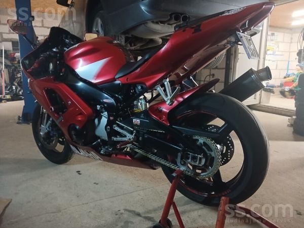 Yamaha R1 2000 Ludza, ar dzinēja tilpumu 1.00 L un nobraukumu 0 tūkst. km par 3000 €, foto 5 vietnē AUTOMOTO.COM.LV