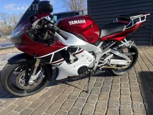 Yamaha R1 2001 in Cesis, with an engine capacity of 1.00 L and mileage of 0 thousand km for 3350 €, photo 4 on AUTOMOTO.COM.LV