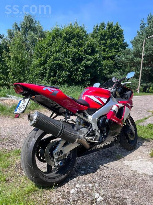 Yamaha R1 2001 in Liepaja, with an engine capacity of 1.00 L and mileage of 0 thousand km for 2850 €, photo 5 on AUTOMOTO.COM.LV