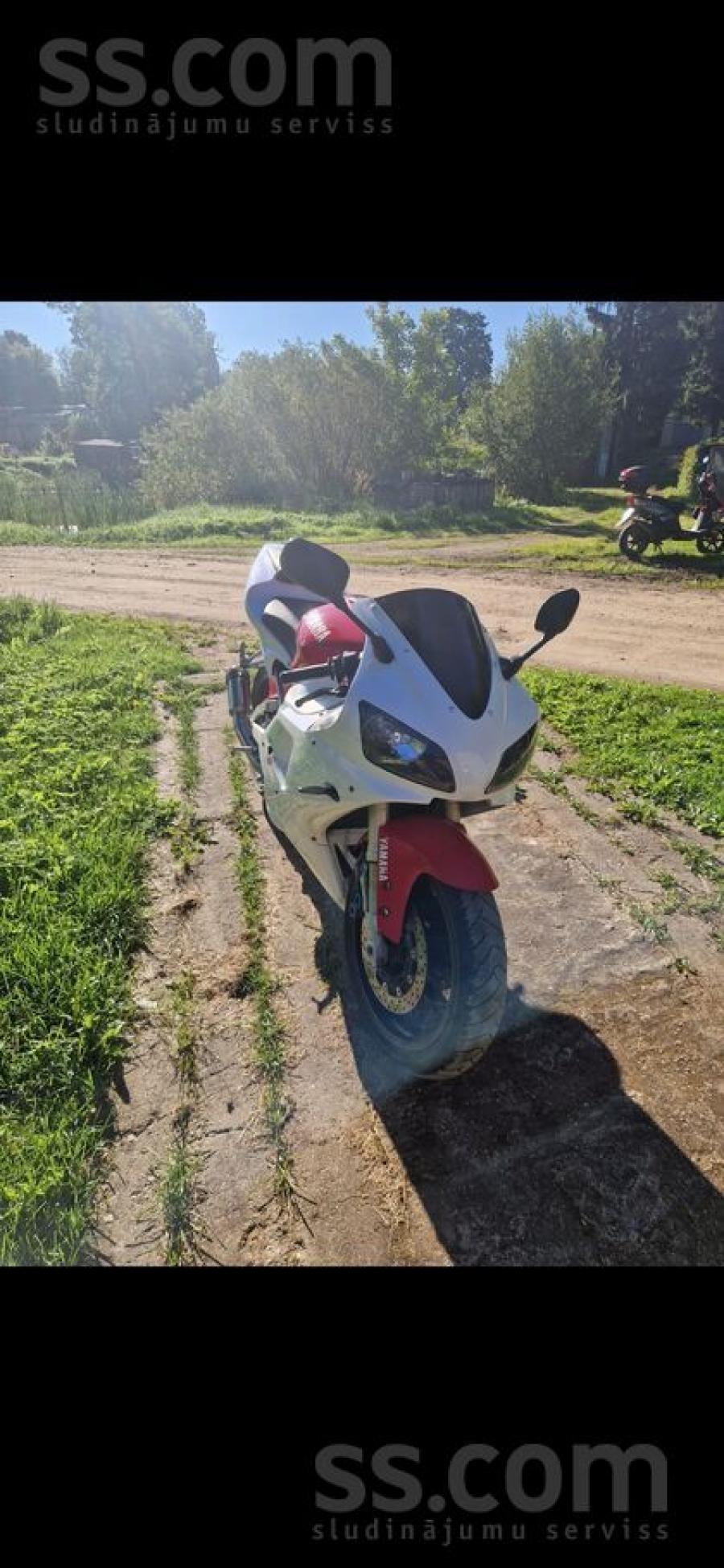 Yamaha R1 2001 in Daugavpils, with an engine capacity of 1.00 L and mileage of 0 thousand km for 1900 €, photo 1 on AUTOMOTO.COM.LV