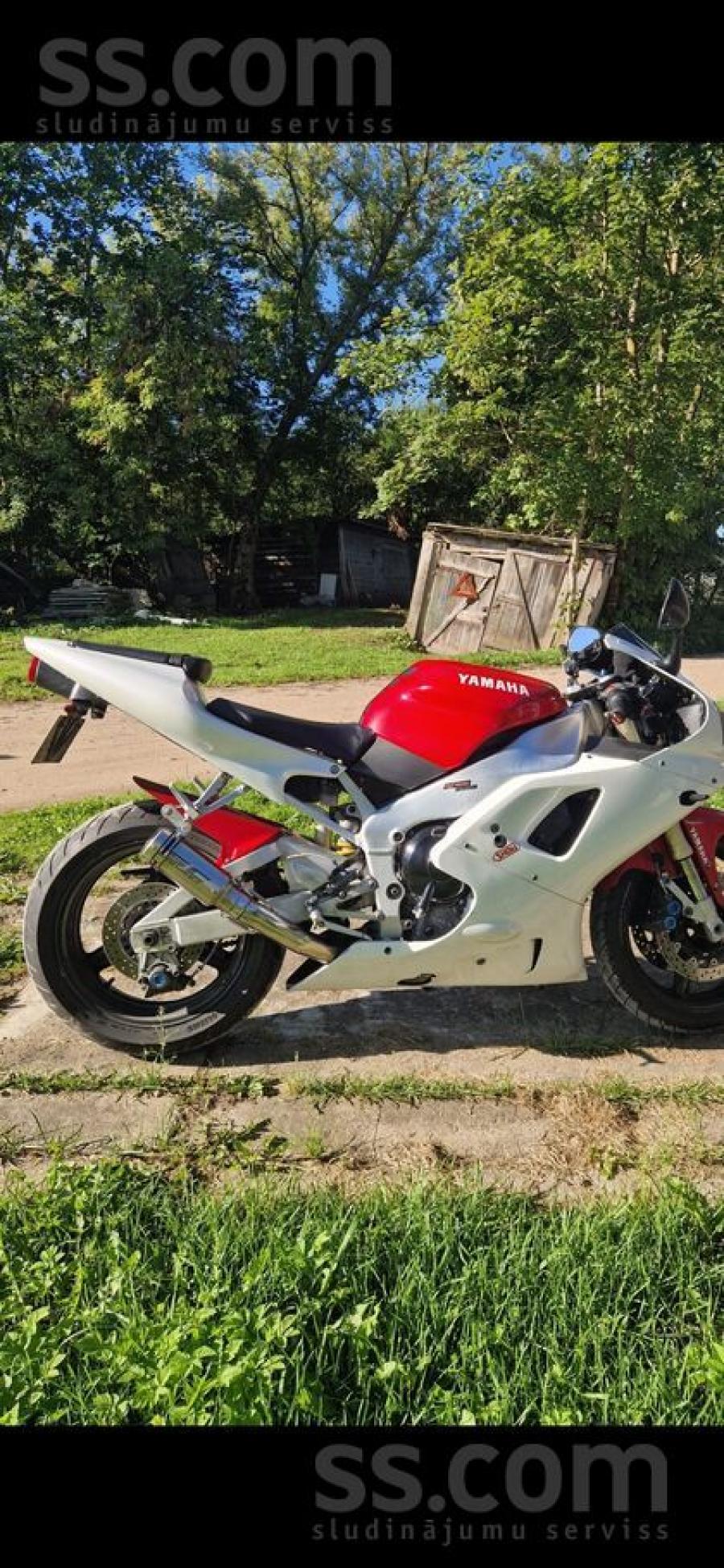 Yamaha R1 2001 in Daugavpils, with an engine capacity of 1.00 L and mileage of 0 thousand km for 1900 €, photo 3 on AUTOMOTO.COM.LV