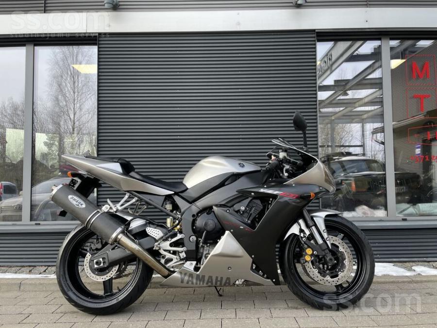 Ямаха R1 2002 в Рига, объемом двигателя 1.00 л и пробегом 0 тыс. км за 3699 €, фото 6 на AUTOMOTO.COM.LV