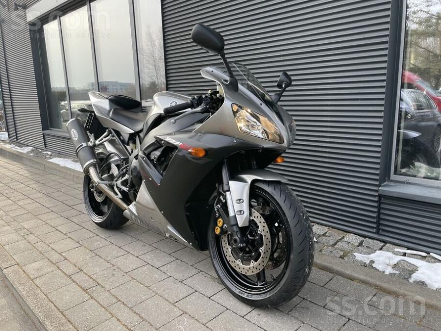 Ямаха R1 2002 в Рига, объемом двигателя 1.00 л и пробегом 0 тыс. км за 3699 €, фото 7 на AUTOMOTO.COM.LV