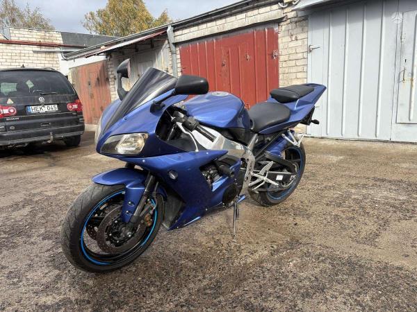 Yamaha R1 2002 in Kaunas, with an engine capacity of 1.00 L and mileage of 48 thousand km for 1150 €, photo 1 on AUTOMOTO.COM.LV